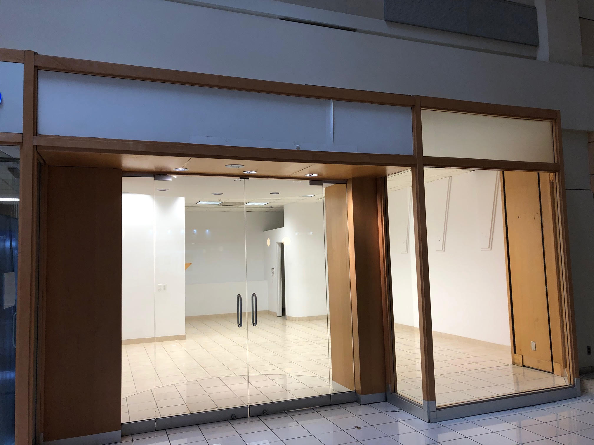 595 Bay Street, Toronto, ON, Canada, Unit E-02 | popshop